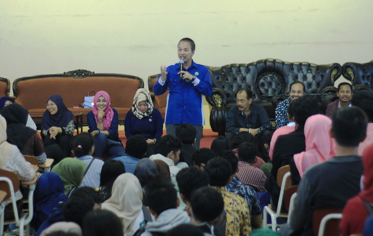 Rektor Unitomo Beri Kuliah Umum Peserta KKN-PPM di Beberapa Lokasi ...